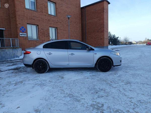 Pelēks Renault Fluence 2013 Šauļi, ar dzinēja tilpumu 1.60 L un nobraukumu 253 tūkst. km par 2850 €, foto 4 vietnē AUTOMOTO.COM.LV
