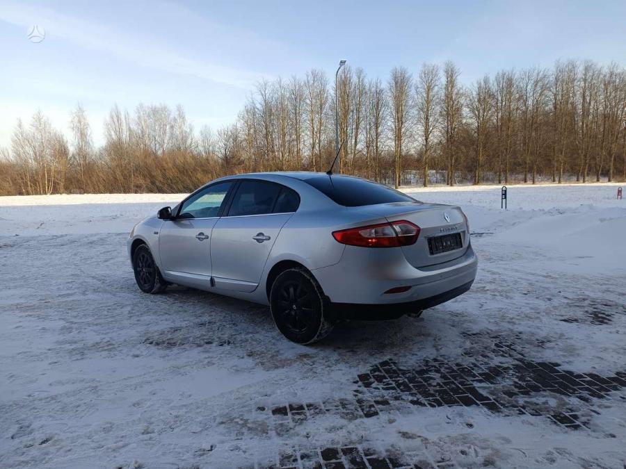 Grey Renault Fluence 2013 in Siauliai, with an engine capacity of 1.60 L and mileage of 253 thousand km for 2850 €, photo 7 on AUTOMOTO.COM.LV