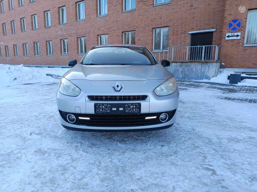 Grey Renault Fluence 2013 in Siauliai, with an engine capacity of 1.60 L and mileage of 253 thousand km for 2850 €, photo 15 on AUTOMOTO.COM.LV