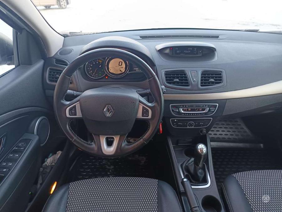 Grey Renault Fluence 2013 in Siauliai, with an engine capacity of 1.60 L and mileage of 253 thousand km for 2850 €, photo 21 on AUTOMOTO.COM.LV