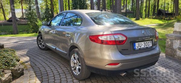Grey Renault Fluence 2014 in Riga, with an engine capacity of 1.50 L and mileage of 141 thousand km for 5200 €, photo 4 on AUTOMOTO.COM.LV