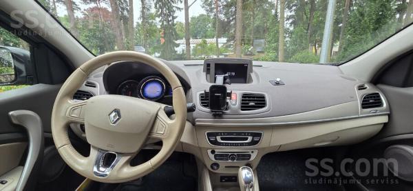 Grey Renault Fluence 2014 in Riga, with an engine capacity of 1.50 L and mileage of 141 thousand km for 5200 €, photo 8 on AUTOMOTO.COM.LV