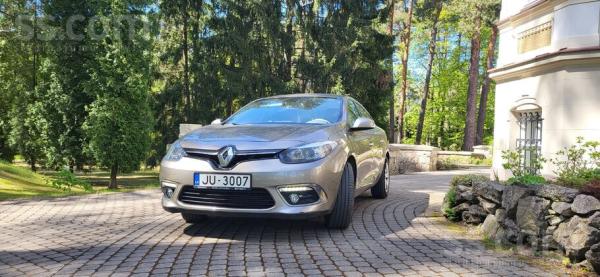 Renault Fluence 2014 in Riga on AUTOMOTO.COM.LV Grey Renault Fluence 2014 in Riga, with an engine capacity of 1.50 L and mileage of 141 thousand km for 5200 €, photo 3 on AUTOMOTO.COM.LV