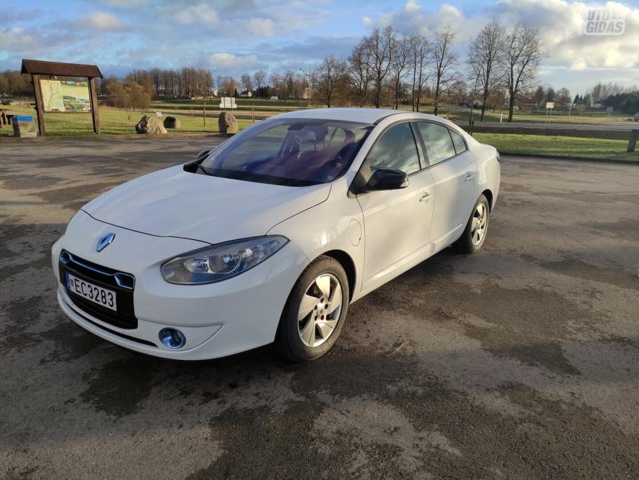 Balts Renault Fluence 2012 Panevēža, ar dzinēja tilpumu 0.00 L un nobraukumu 138 tūkst. km par 200 €, foto 1 vietnē AUTOMOTO.COM.LV
