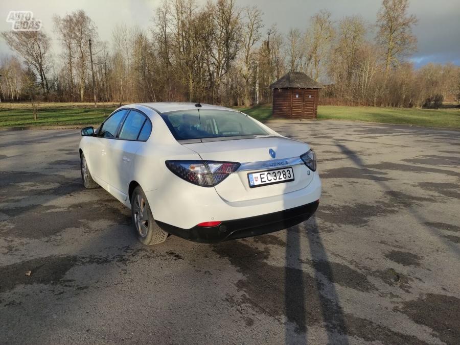 Balts Renault Fluence 2012 Panevēža, ar dzinēja tilpumu 0.00 L un nobraukumu 138 tūkst. km par 200 €, foto 4 vietnē AUTOMOTO.COM.LV