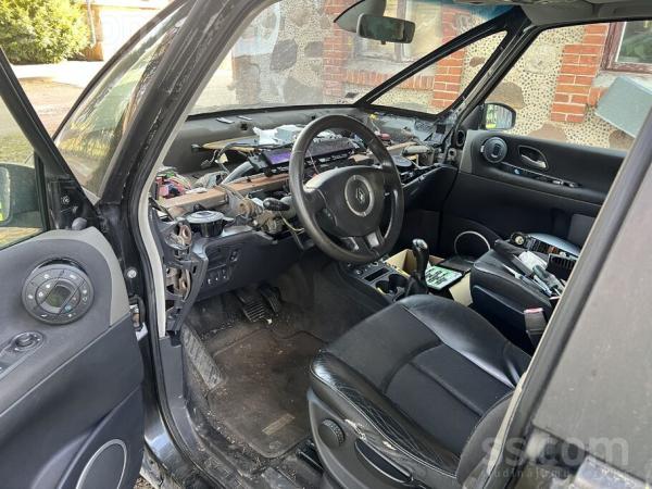 Melns Renault grand-espace 2005 Talsi, ar dzinēja tilpumu 2.00 L un nobraukumu 320 tūkst. km par 550 €, foto 3 vietnē AUTOMOTO.COM.LV