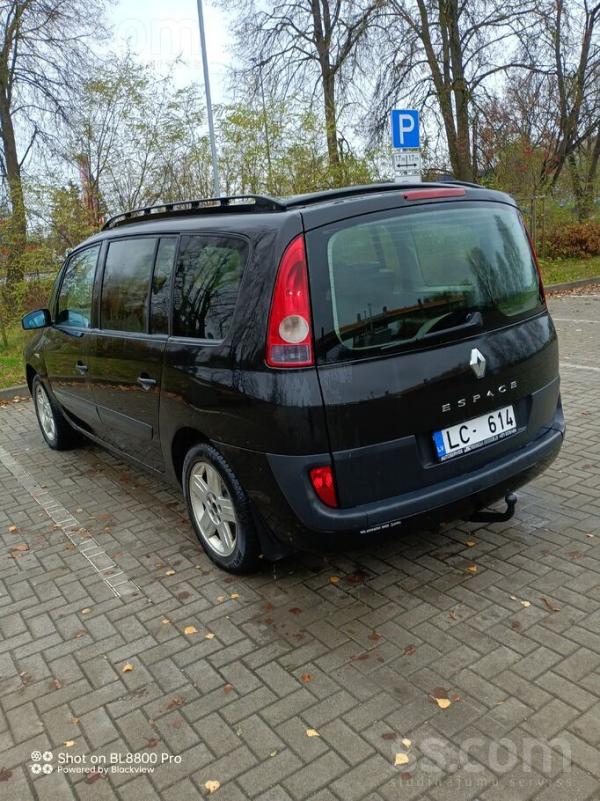 Black Renault grand-espace 2004 in Jelgava, with an engine capacity of 2.20 L and mileage of 278 thousand km for 1300 €, photo 3 on AUTOMOTO.COM.LV