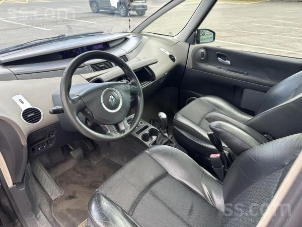 Melns Renault grand-espace 2005 Rīga, ar dzinēja tilpumu 2.00 L un nobraukumu 252 tūkst. km par 1800 €, foto 3 vietnē AUTOMOTO.COM.LV