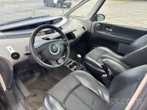 Black Renault grand-espace 2005 in Riga, with an engine capacity of 2.00 L and mileage of 252 thousand km for 1800 €, photo 4 on AUTOMOTO.COM.LV