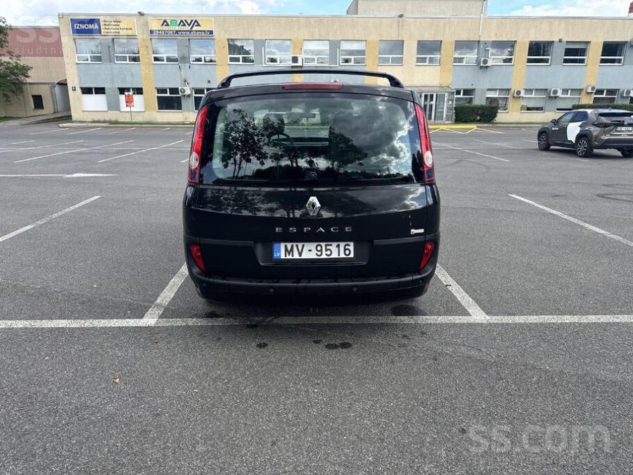 Black Renault grand-espace 2005 in Riga, with an engine capacity of 2.00 L and mileage of 252 thousand km for 1800 €, photo 7 on AUTOMOTO.COM.LV