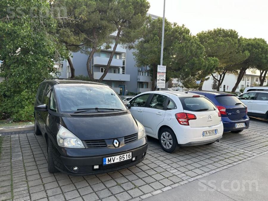 Black Renault grand-espace 2005 in Riga, with an engine capacity of 2.00 L and mileage of 252 thousand km for 1800 €, photo 11 on AUTOMOTO.COM.LV
