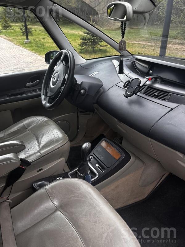 Melns Renault grand-espace 2007 Rīga, ar dzinēja tilpumu 2.00 L un nobraukumu 303 tūkst. km par 3200 €, foto 4 vietnē AUTOMOTO.COM.LV