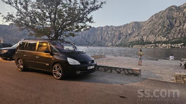 Melns Renault grand-espace 2009 Rīga, ar dzinēja tilpumu 2.00 L un nobraukumu 290 tūkst. km par 5500 €, foto 10 vietnē AUTOMOTO.COM.LV