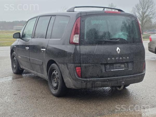 Black Renault grand-espace 2011 in Liepaja, with an engine capacity of 2.00 L and mileage of 242 thousand km for 4990 €, photo 5 on AUTOMOTO.COM.LV