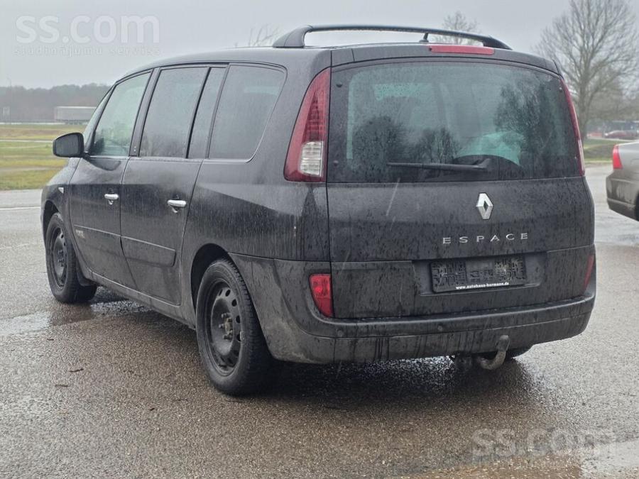 Melns Renault grand-espace 2011 Liepāja, ar dzinēja tilpumu 2.00 L un nobraukumu 242 tūkst. km par 4990 €, foto 5 vietnē AUTOMOTO.COM.LV