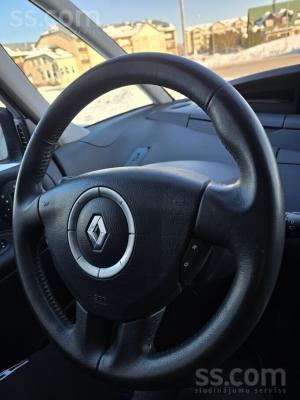 Melns Renault grand-espace 2011 Rīga, ar dzinēja tilpumu 2.00 L un nobraukumu 325 tūkst. km par 4890 €, foto 26 vietnē AUTOMOTO.COM.LV