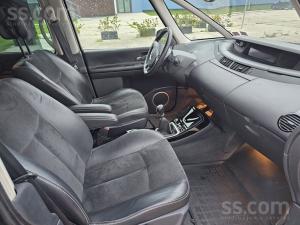Melns Renault grand-espace 2012 Rīga, ar dzinēja tilpumu 2.00 L un nobraukumu 323 tūkst. km par 4995 €, foto 15 vietnē AUTOMOTO.COM.LV
