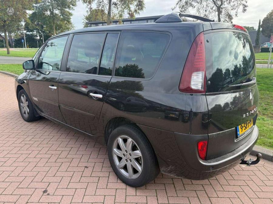 Black Renault grand-espace 2013 in Elektrenai, with an engine capacity of 2.00 L and mileage of 200 thousand km for 6950 €, photo 3 on AUTOMOTO.COM.LV