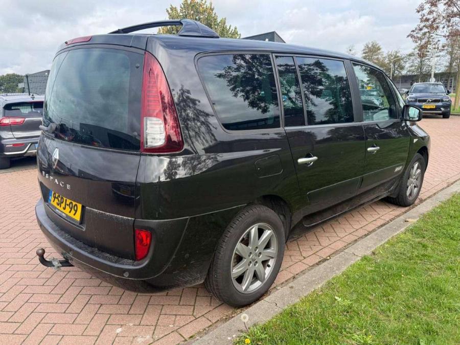 Black Renault grand-espace 2013 in Elektrenai, with an engine capacity of 2.00 L and mileage of 200 thousand km for 6950 €, photo 4 on AUTOMOTO.COM.LV