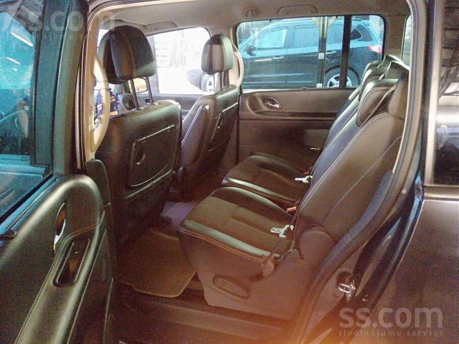 Black Renault grand-espace 2013 in Daugavpils, with an engine capacity of 2.00 L and mileage of 309 thousand km for 4200 €, photo 7 on AUTOMOTO.COM.LV