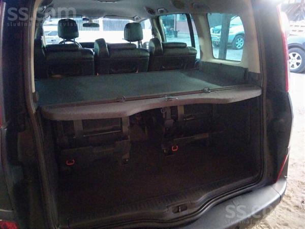 Black Renault grand-espace 2013 in Daugavpils, with an engine capacity of 2.00 L and mileage of 309 thousand km for 4200 €, photo 7 on AUTOMOTO.COM.LV