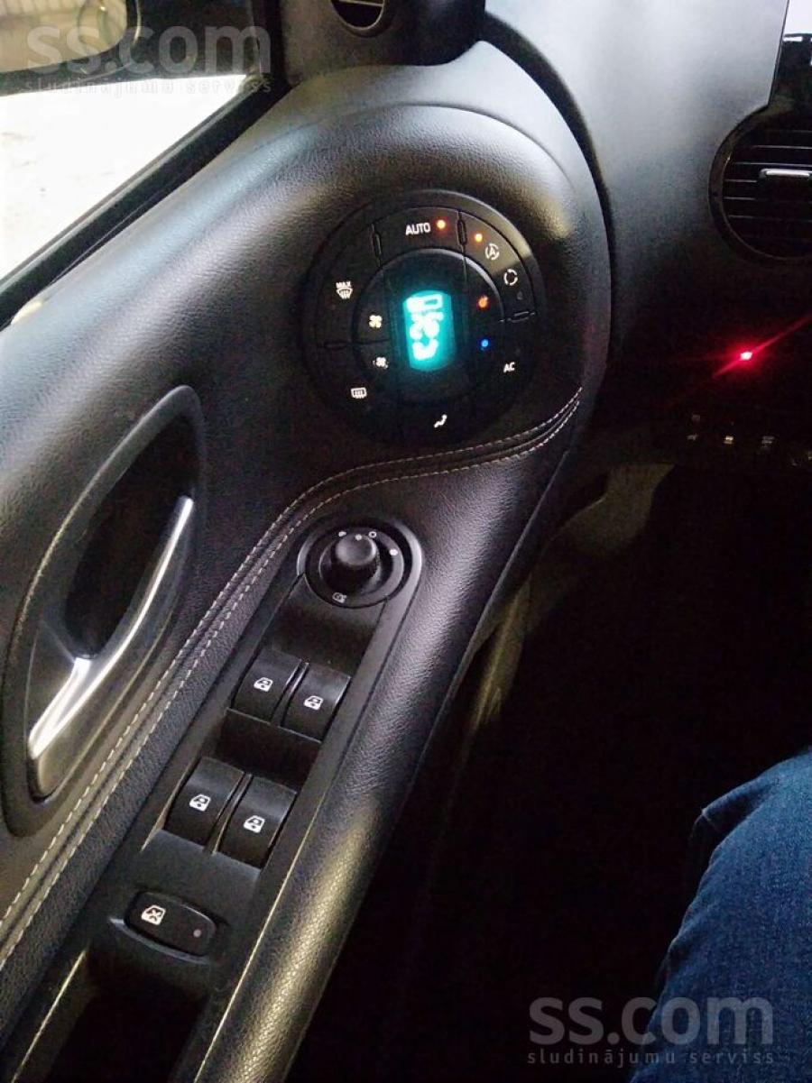 Black Renault grand-espace 2013 in Daugavpils, with an engine capacity of 2.00 L and mileage of 309 thousand km for 4200 €, photo 10 on AUTOMOTO.COM.LV