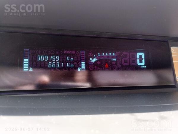 Black Renault grand-espace 2013 in Daugavpils, with an engine capacity of 2.00 L and mileage of 309 thousand km for 4200 €, photo 10 on AUTOMOTO.COM.LV