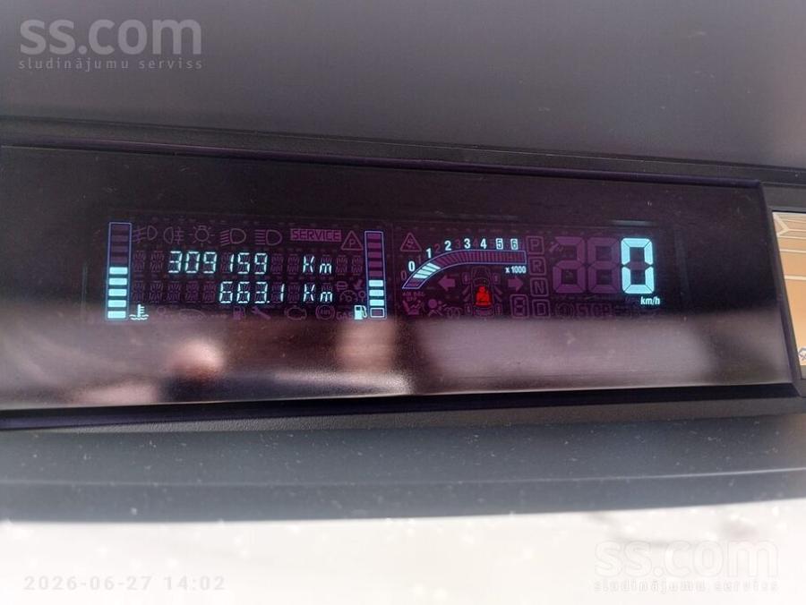 Black Renault grand-espace 2013 in Daugavpils, with an engine capacity of 2.00 L and mileage of 309 thousand km for 4200 €, photo 11 on AUTOMOTO.COM.LV