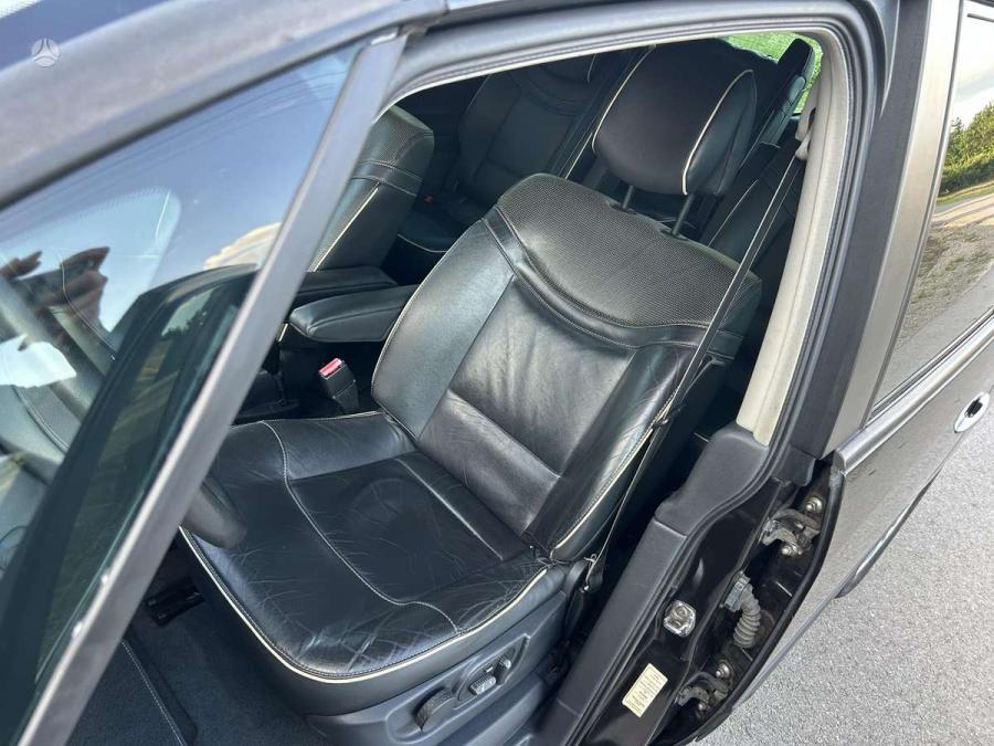 Melns Renault grand-espace 2014 Panevēža, ar dzinēja tilpumu 2.00 L un nobraukumu 251 tūkst. km par 5999 €, foto 40 vietnē AUTOMOTO.COM.LV