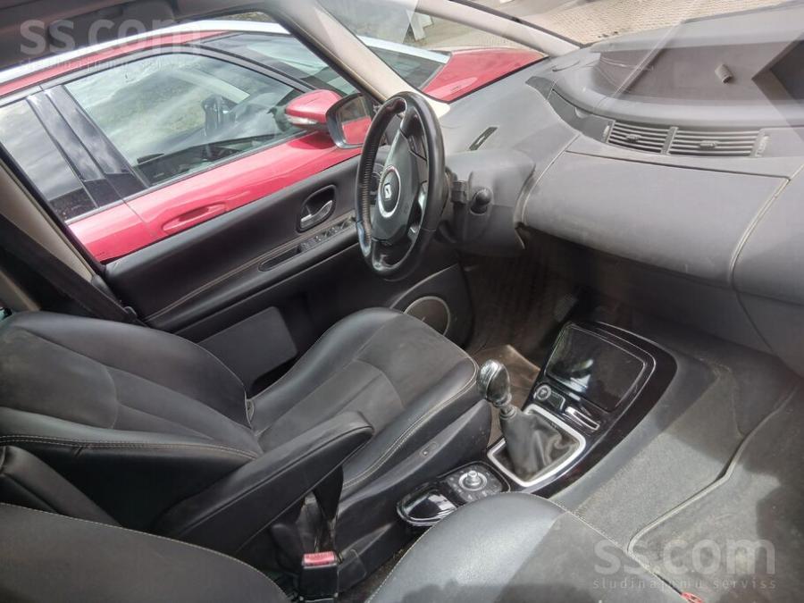 Melns Renault grand-espace 2014 Rīga, ar dzinēja tilpumu 2.00 L un nobraukumu 267 tūkst. km par 2000 €, foto 6 vietnē AUTOMOTO.COM.LV