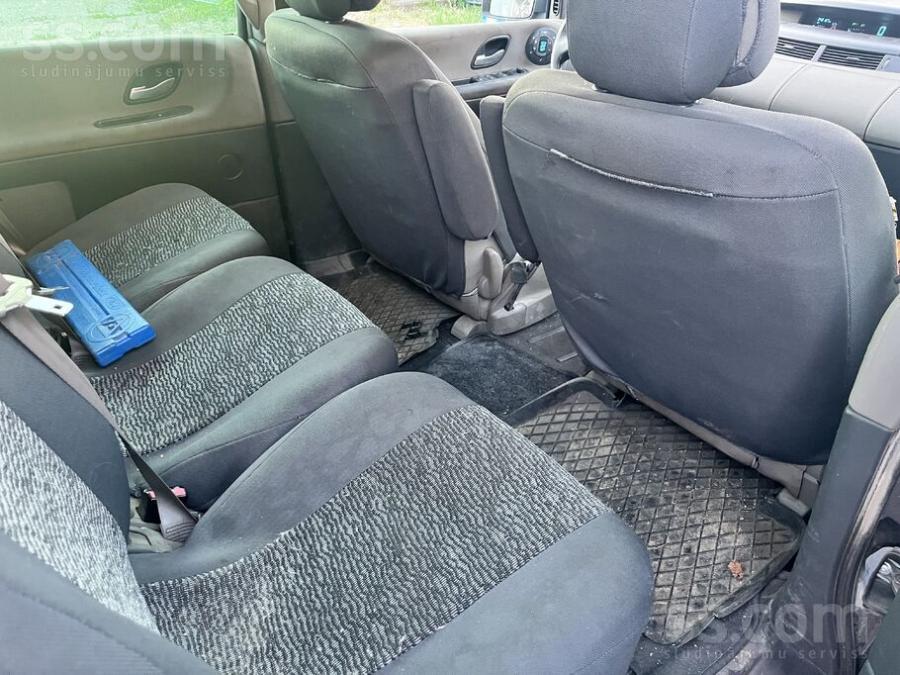 Zils Renault grand-espace 2004 Rīga, ar dzinēja tilpumu 2.20 L un nobraukumu 242 tūkst. km par 800 €, foto 9 vietnē AUTOMOTO.COM.LV