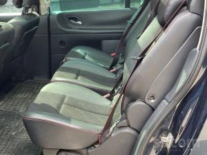 Green Renault grand-espace 2007 in Riga, with an engine capacity of 3.00 L and mileage of 360 thousand km for 1850 €, photo 8 on AUTOMOTO.COM.LV