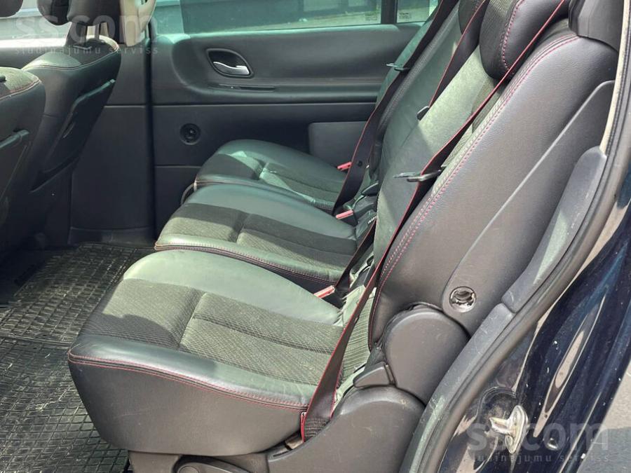 Green Renault grand-espace 2007 in Riga, with an engine capacity of 3.00 L and mileage of 360 thousand km for 1850 €, photo 8 on AUTOMOTO.COM.LV