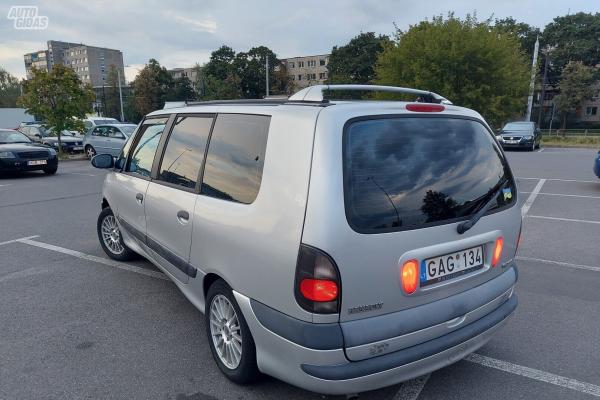 Grey Renault grand-espace 1998 in Vilnius, with an engine capacity of 2.00 L and mileage of 414 thousand km for 900 €, photo 3 on AUTOMOTO.COM.LV