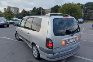 Grey Renault grand-espace 1998 in Vilnius, with an engine capacity of 2.00 L and mileage of 414 thousand km for 900 €, photo 4 on AUTOMOTO.COM.LV