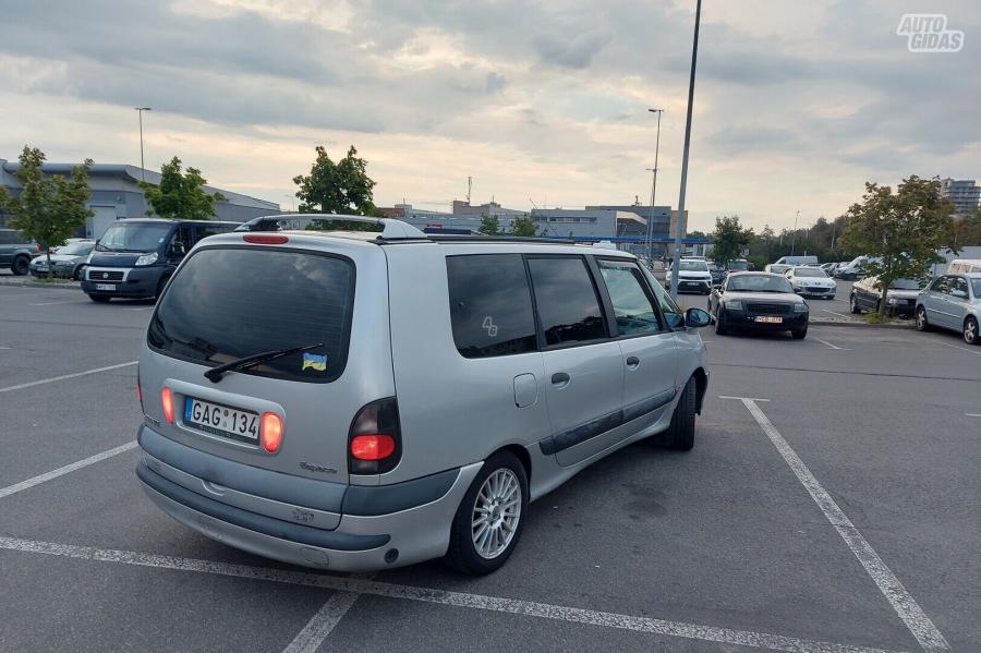 Grey Renault grand-espace 1998 in Vilnius, with an engine capacity of 2.00 L and mileage of 414 thousand km for 900 €, photo 6 on AUTOMOTO.COM.LV