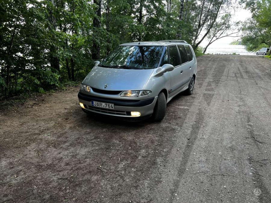 Grey Renault grand-espace 2001 in Kaisiadorys, with an engine capacity of 2.19 L and mileage of 329 thousand km for 1250 €, photo 1 on AUTOMOTO.COM.LV