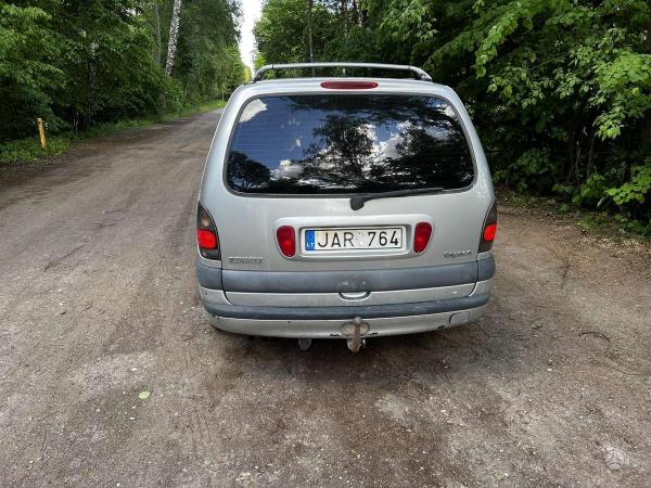 Pelēks Renault grand-espace 2001 Kaišiadorys, ar dzinēja tilpumu 2.19 L un nobraukumu 329 tūkst. km par 1250 €, foto 4 vietnē AUTOMOTO.COM.LV