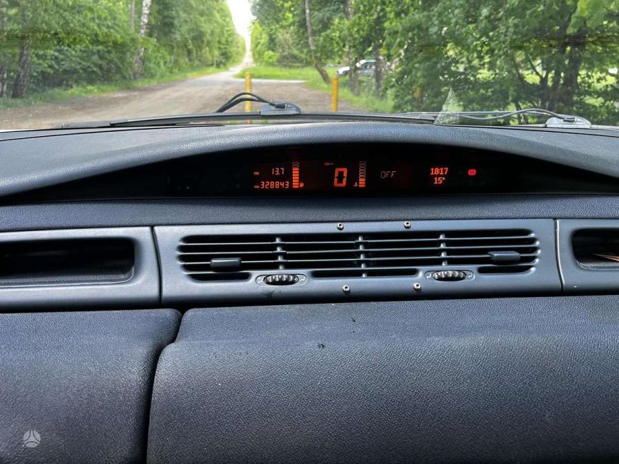 Grey Renault grand-espace 2001 in Kaisiadorys, with an engine capacity of 2.19 L and mileage of 329 thousand km for 1250 €, photo 6 on AUTOMOTO.COM.LV