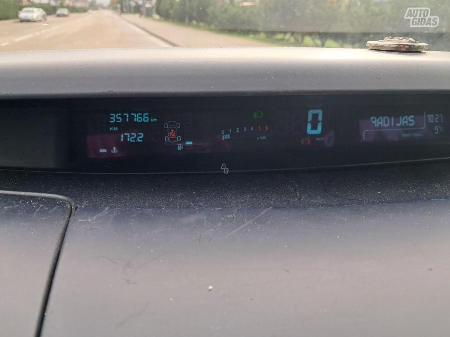 Pelēks Renault grand-espace 2002 Kauņa, ar dzinēja tilpumu 2.20 L un nobraukumu 357 tūkst. km par 1300 €, foto 13 vietnē AUTOMOTO.COM.LV