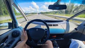 Pelēks Renault grand-espace 2003 Viļņa, ar dzinēja tilpumu 2.00 L un nobraukumu 345 tūkst. km par 3799 €, foto 35 vietnē AUTOMOTO.COM.LV