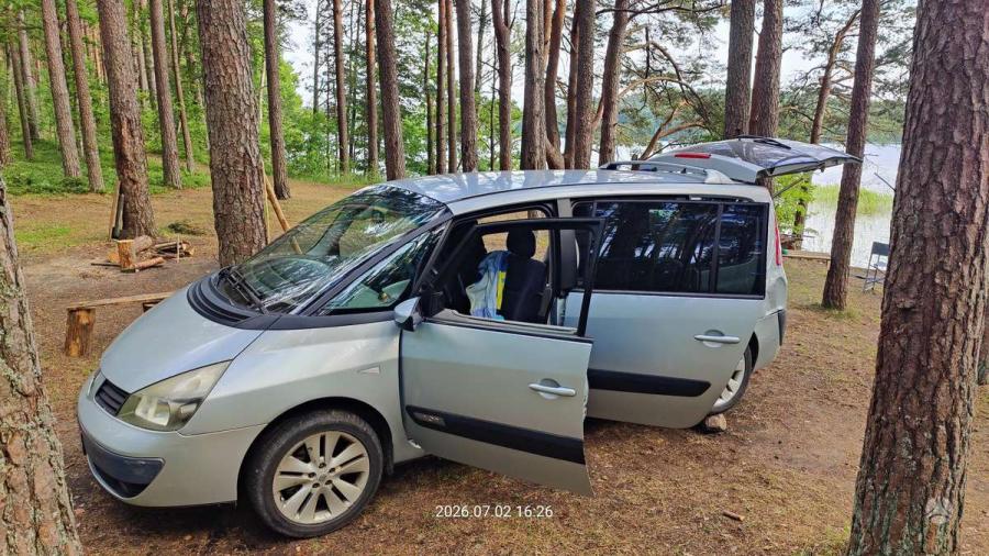 Pelēks Renault grand-espace 2003 Viļņa, ar dzinēja tilpumu 2.00 L un nobraukumu 345 tūkst. km par 3799 €, foto 44 vietnē AUTOMOTO.COM.LV