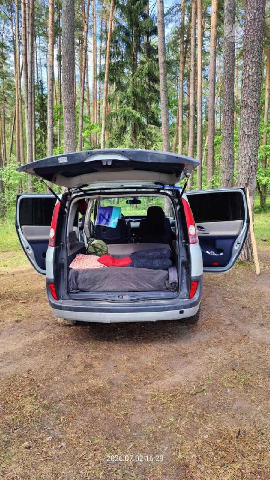 Pelēks Renault grand-espace 2003 Viļņa, ar dzinēja tilpumu 2.00 L un nobraukumu 345 tūkst. km par 3799 €, foto 47 vietnē AUTOMOTO.COM.LV