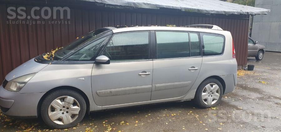 Grey Renault grand-espace 2003 in Riga, with an engine capacity of 2.00 L and mileage of 395 thousand km for 650 €, photo 1 on AUTOMOTO.COM.LV