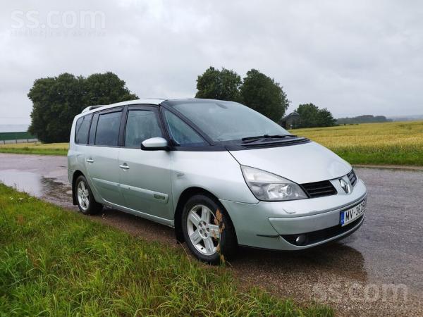 Grey Renault grand-espace 2004 in Talsi, with an engine capacity of 2.20 L and mileage of 177 thousand km for 950 €, photo 1 on AUTOMOTO.COM.LV