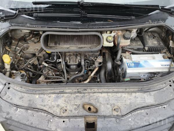 Grey Renault grand-espace 2004 in Talsi, with an engine capacity of 2.20 L and mileage of 177 thousand km for 950 €, photo 5 on AUTOMOTO.COM.LV