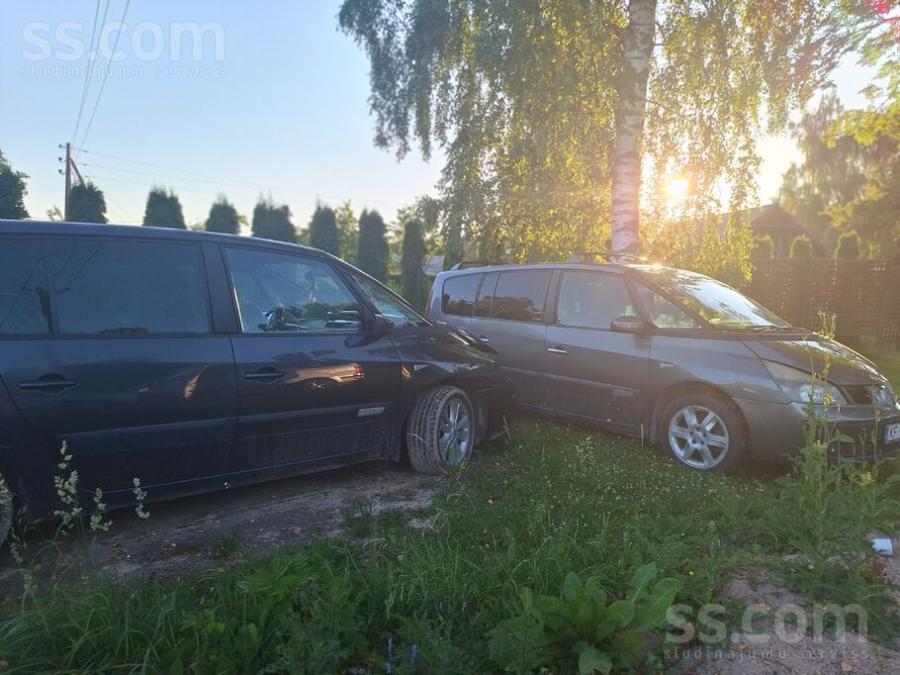 Серый Рено Гранд Эспейс 2005 в Айзкраукле, объемом двигателя 2.20 л и пробегом 322 тыс. км за 800 €, фото 3 на AUTOMOTO.COM.LV