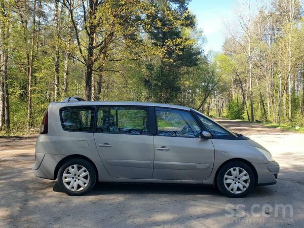 Grey Renault grand-espace 2006 in Riga, with an engine capacity of 2.00 L and mileage of 280 thousand km for 1200 €, photo 5 on AUTOMOTO.COM.LV