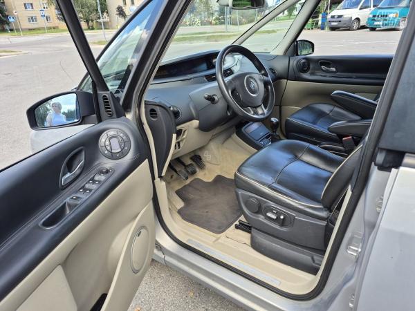 Pelēks Renault grand-espace 2007 Viļņa, ar dzinēja tilpumu 2.00 L un nobraukumu 0 tūkst. km par 2500 €, foto 10 vietnē AUTOMOTO.COM.LV