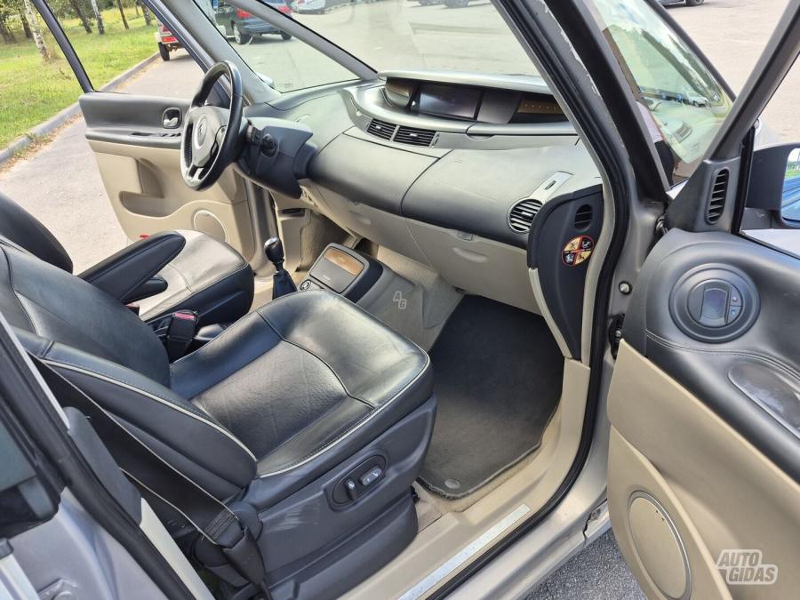 Pelēks Renault grand-espace 2007 Viļņa, ar dzinēja tilpumu 2.00 L un nobraukumu 0 tūkst. km par 2500 €, foto 12 vietnē AUTOMOTO.COM.LV